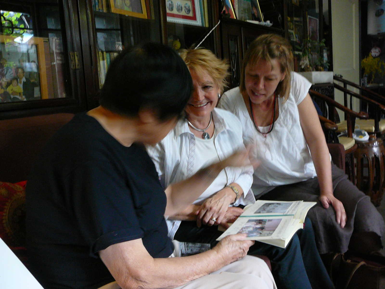 An exhibition for our time. Qu Leilei and Caroline Deane’ Calligraphy ...